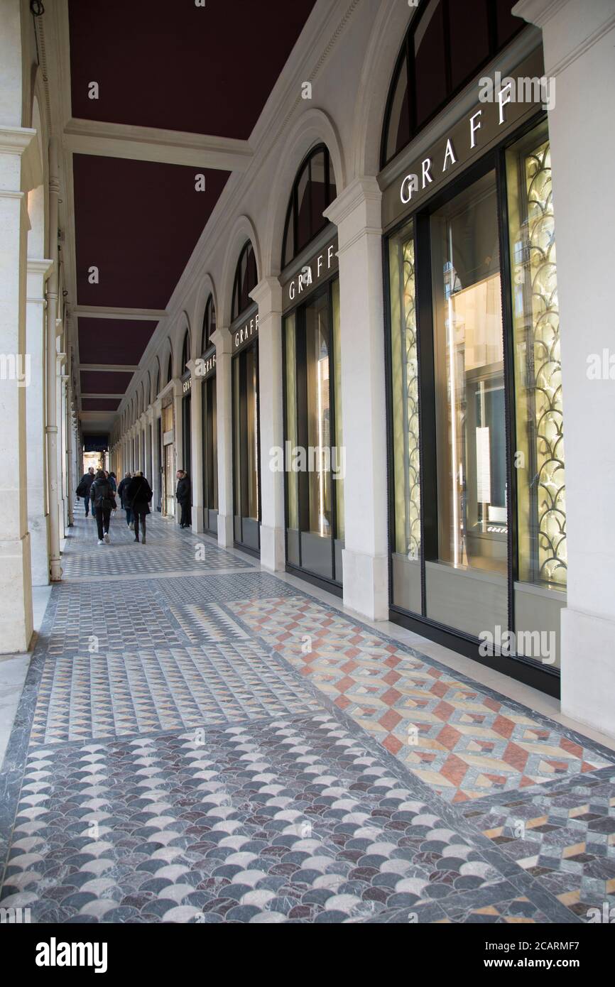 Paris graff hi-res stock photography and images - Alamy