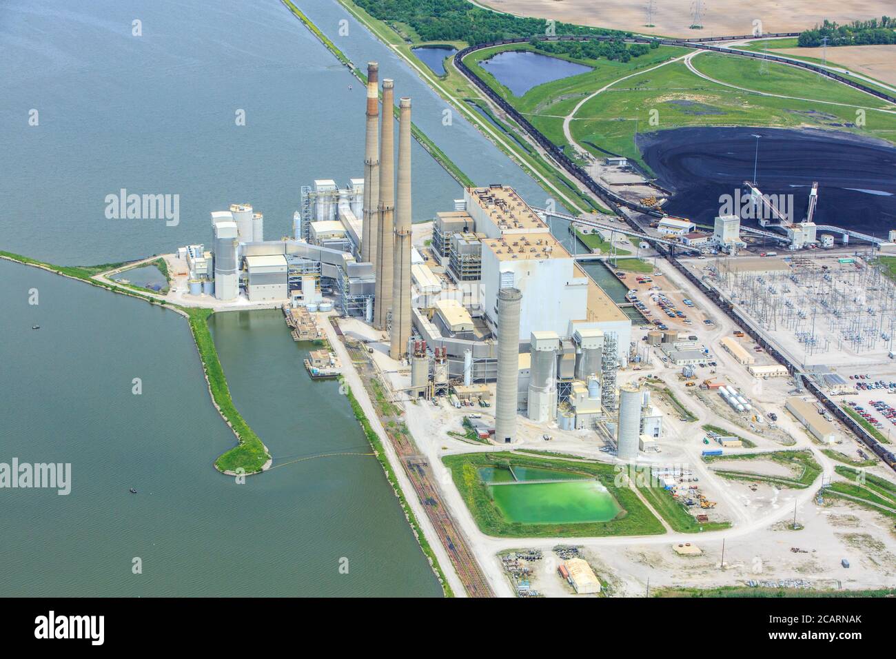 Coal pile power plant hi-res stock photography and images - Alamy