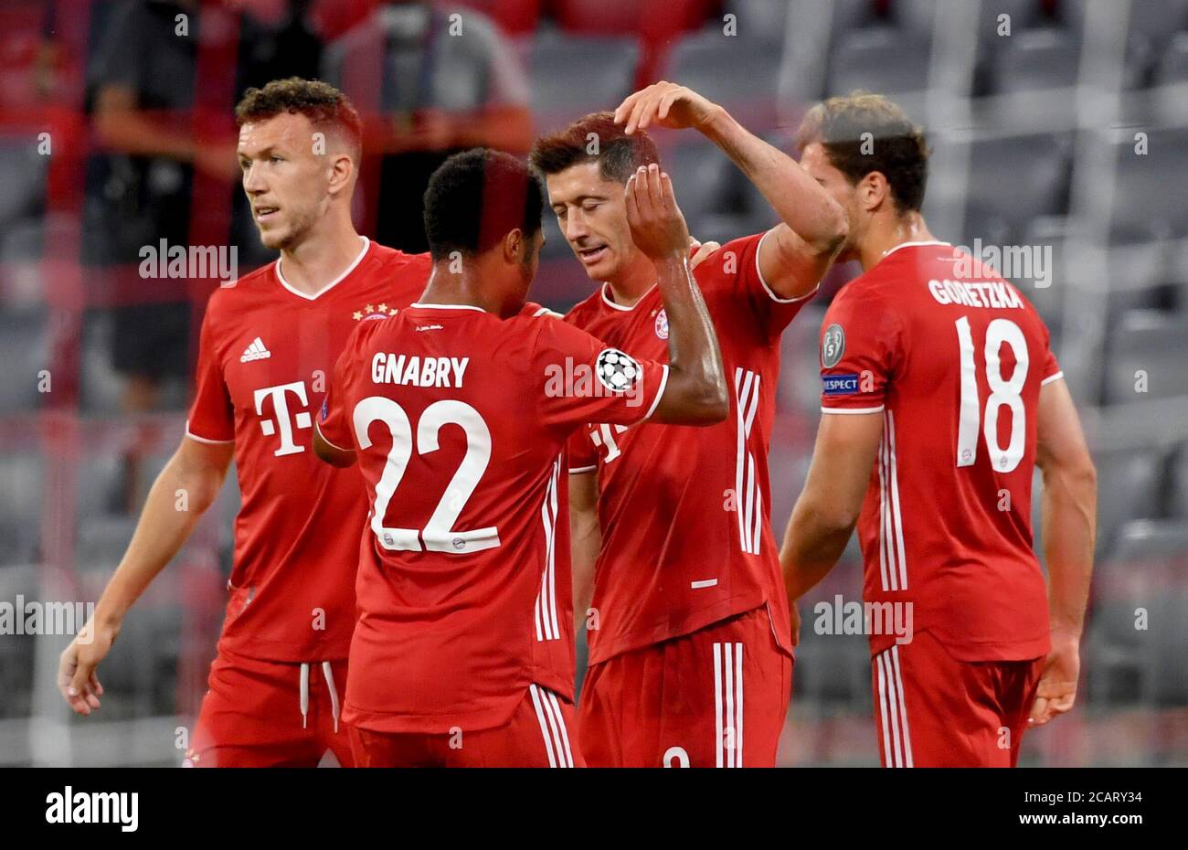 Robert lewandowski goal celebration hi-res stock photography and images ...