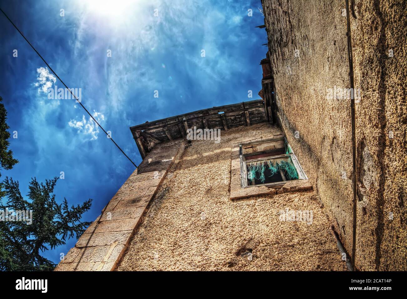 abandoned house in hdr tone mapping effect Stock Photo - Alamy