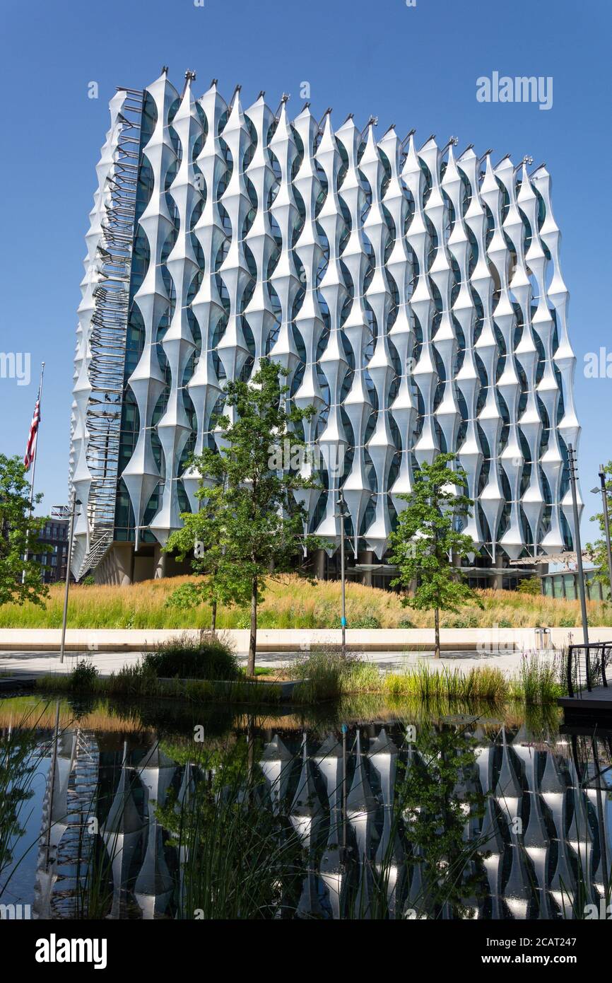 Nine elms lane st george s wharf hi-res stock photography and images ...