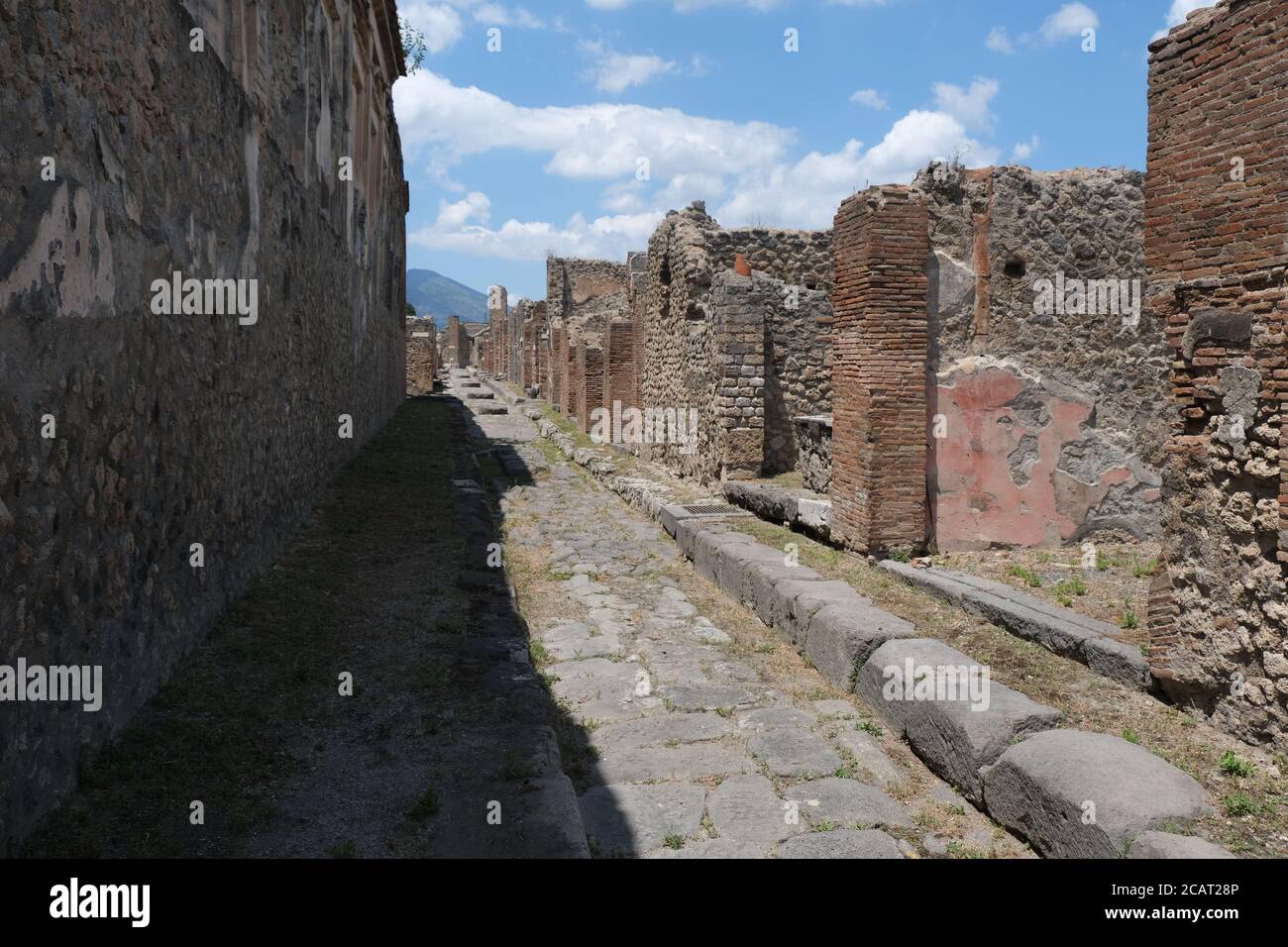 Pompeii Street Ruins Stock Photo - Alamy
