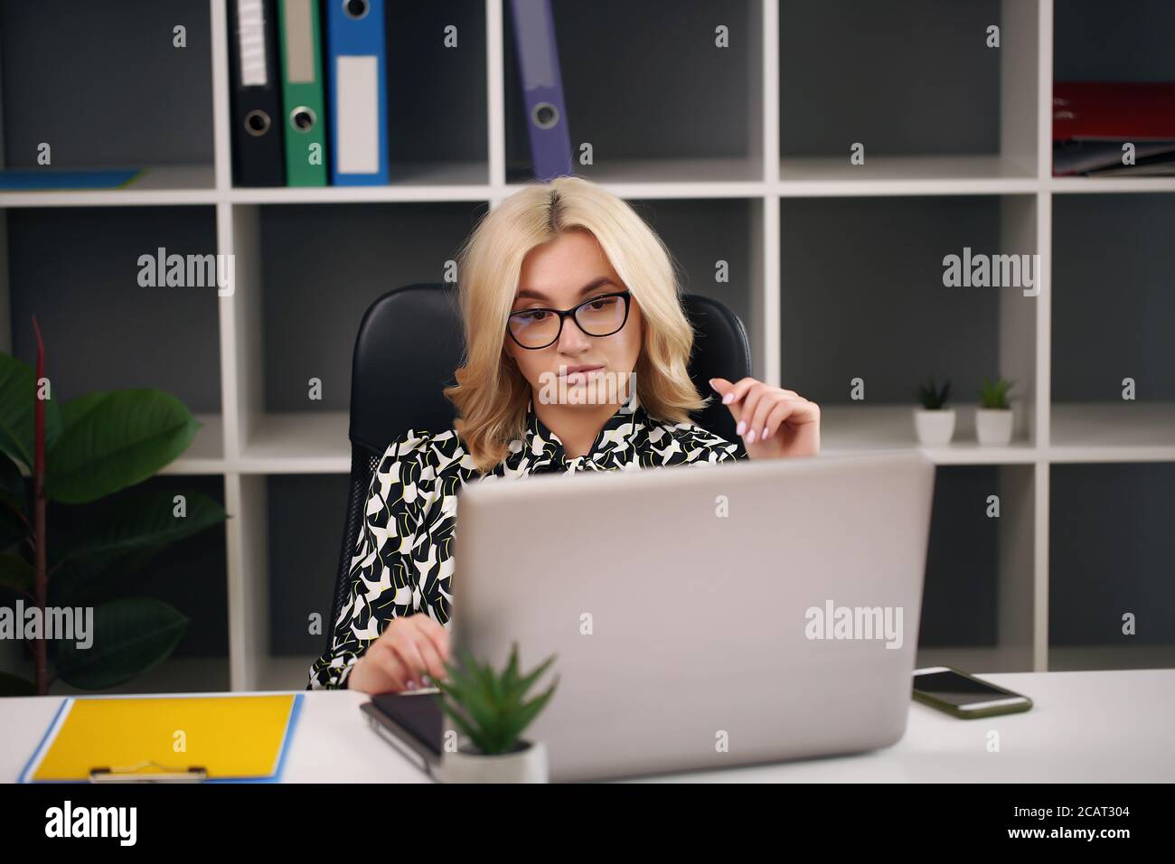 Computer girl model hi-res stock photography and images - Alamy