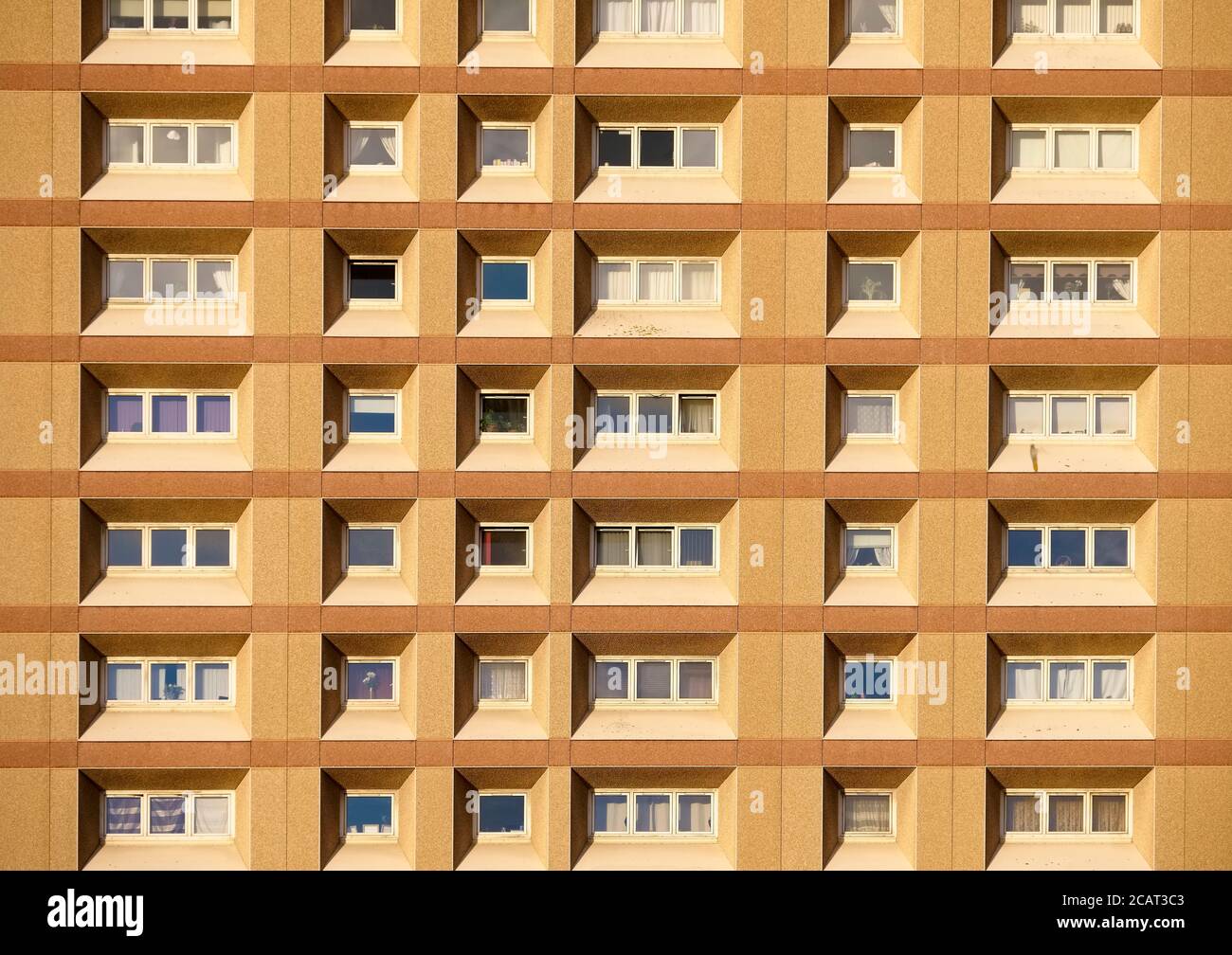 High rise council flats hi-res stock photography and images - Alamy