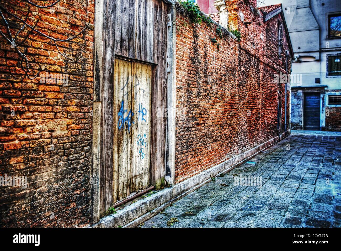 picturesque backstreet in Venice, Italy Stock Photo - Alamy
