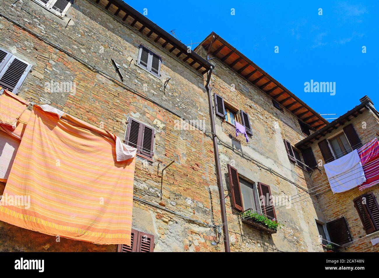 Siena clothes line hi-res stock photography and images - Alamy