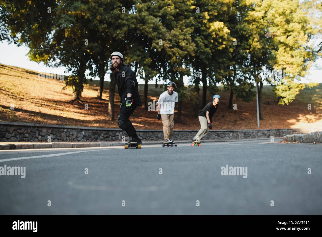 Guys skateboarding hi-res stock photography and images - Alamy