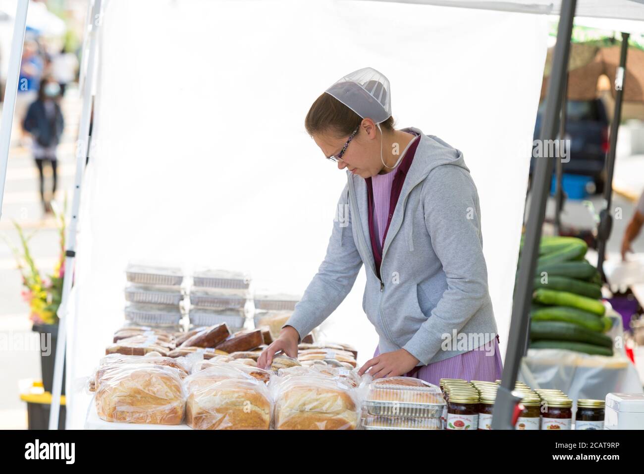 Mennonite woman hi-res stock photography and images - Alamy