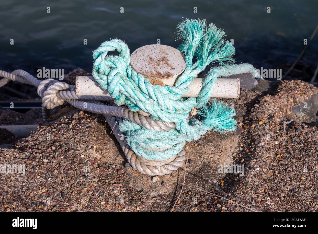 Tied knots hi-res stock photography and images - Alamy