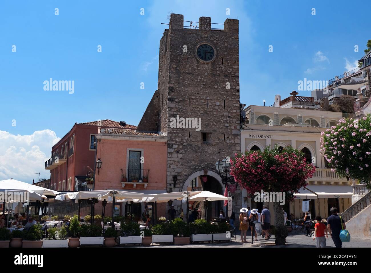 Taormina italia cafe hi-res stock photography and images - Alamy