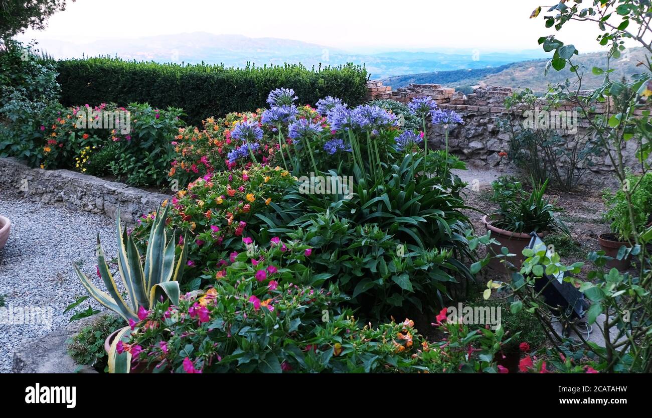 Castello di caccuri hi-res stock photography and images - Alamy