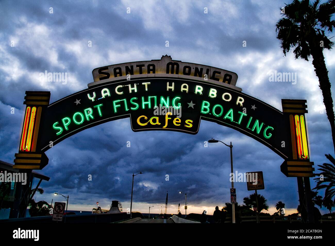 Los Angeles,CA/USA - Oct 29, 2015 : Welcoming arch in Santa Monica ...