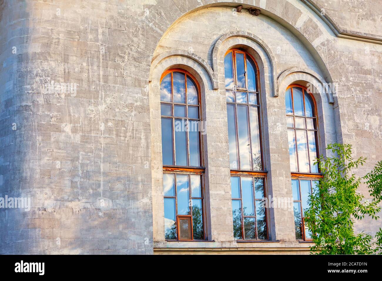 Exterior Arched Windows | atelier-yuwa.ciao.jp