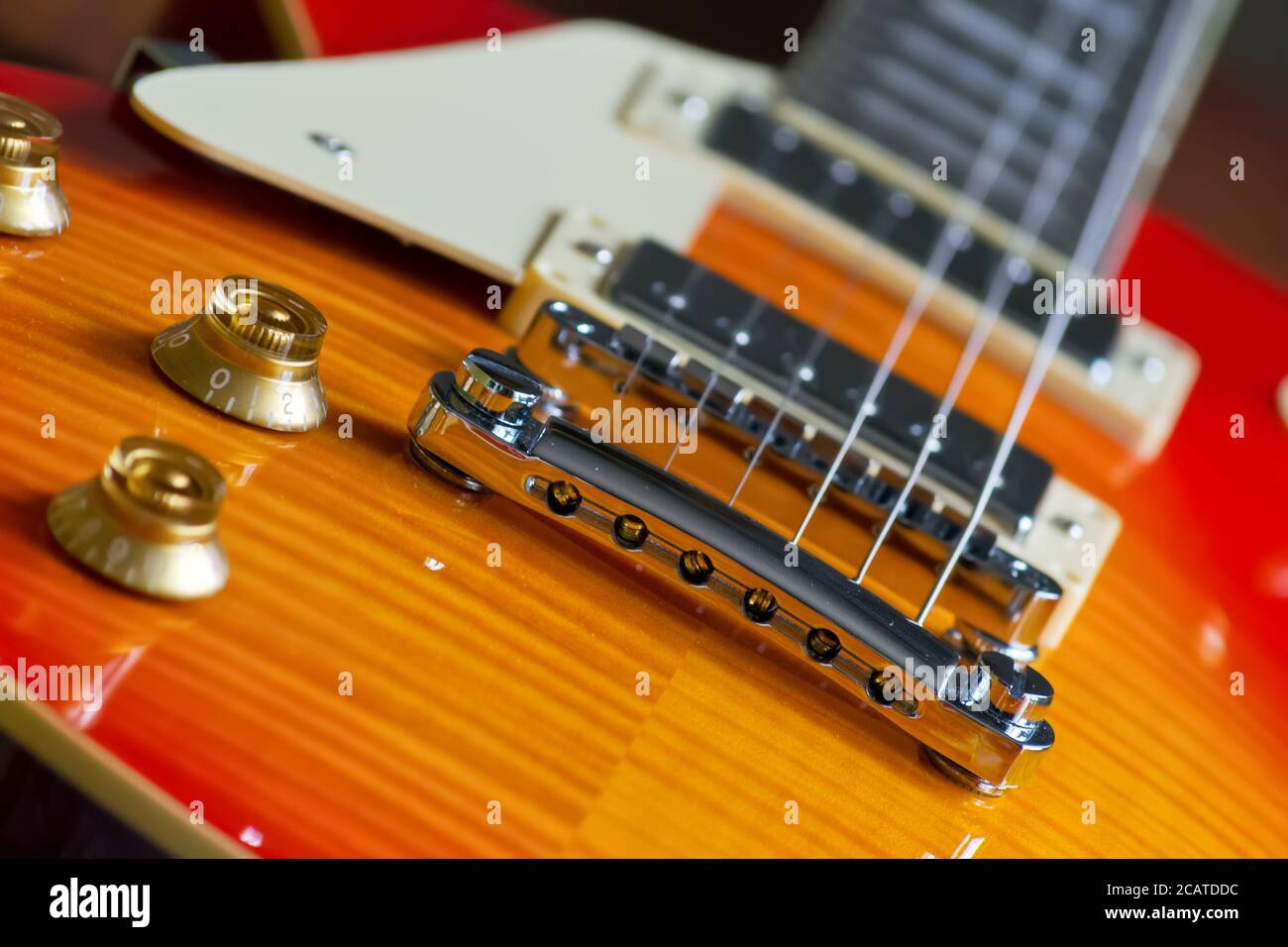 close up of chromed electric guitar bridge Stock Photo - Alamy