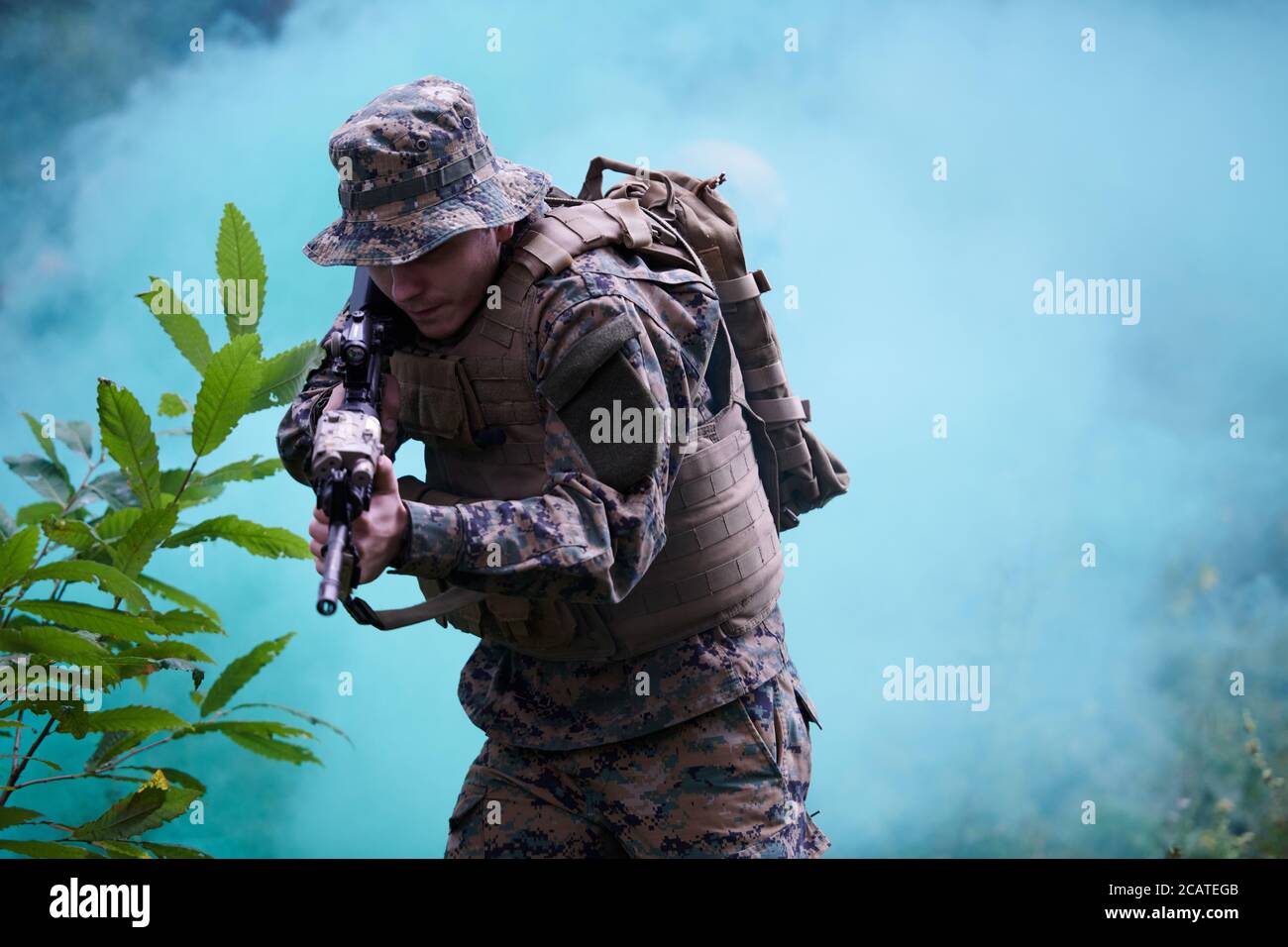modern warfare soldier in action combat Stock Photo - Alamy