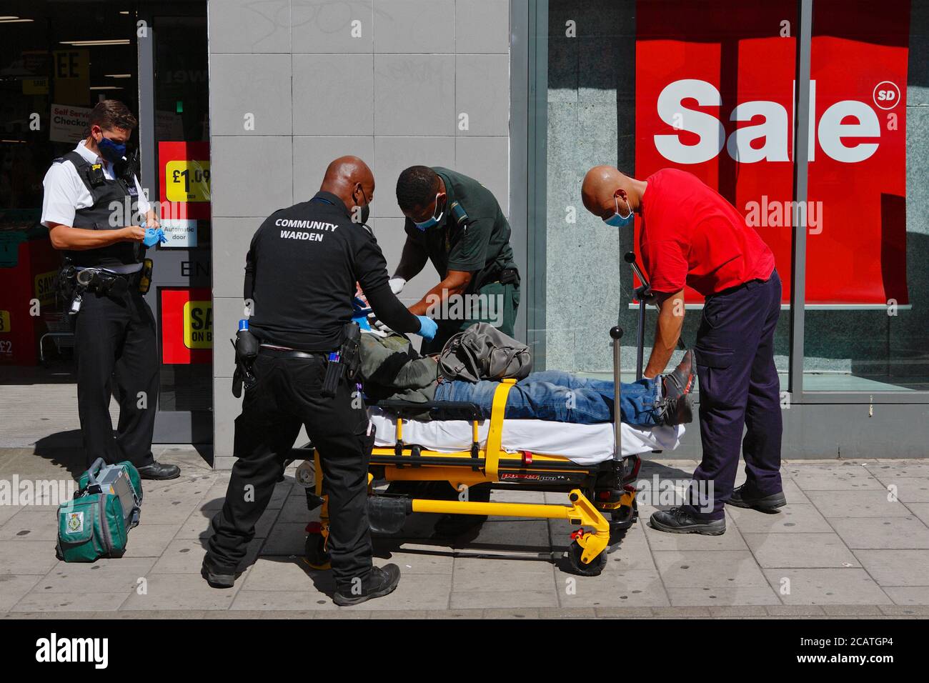 Ambulance_men High Resolution Stock Photography and Images - Alamy