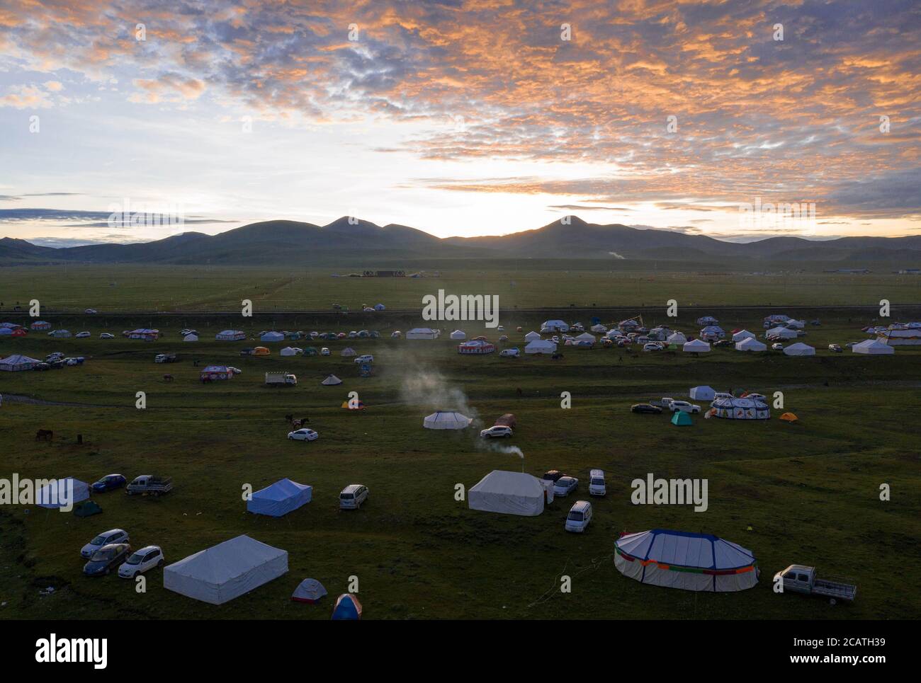 Sertar, China's Sichuan Province. 7th Aug, 2020. Tents are put up on ...