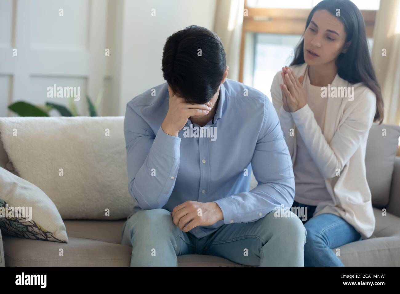 Woman say sorry hi-res stock photography and images - Alamy