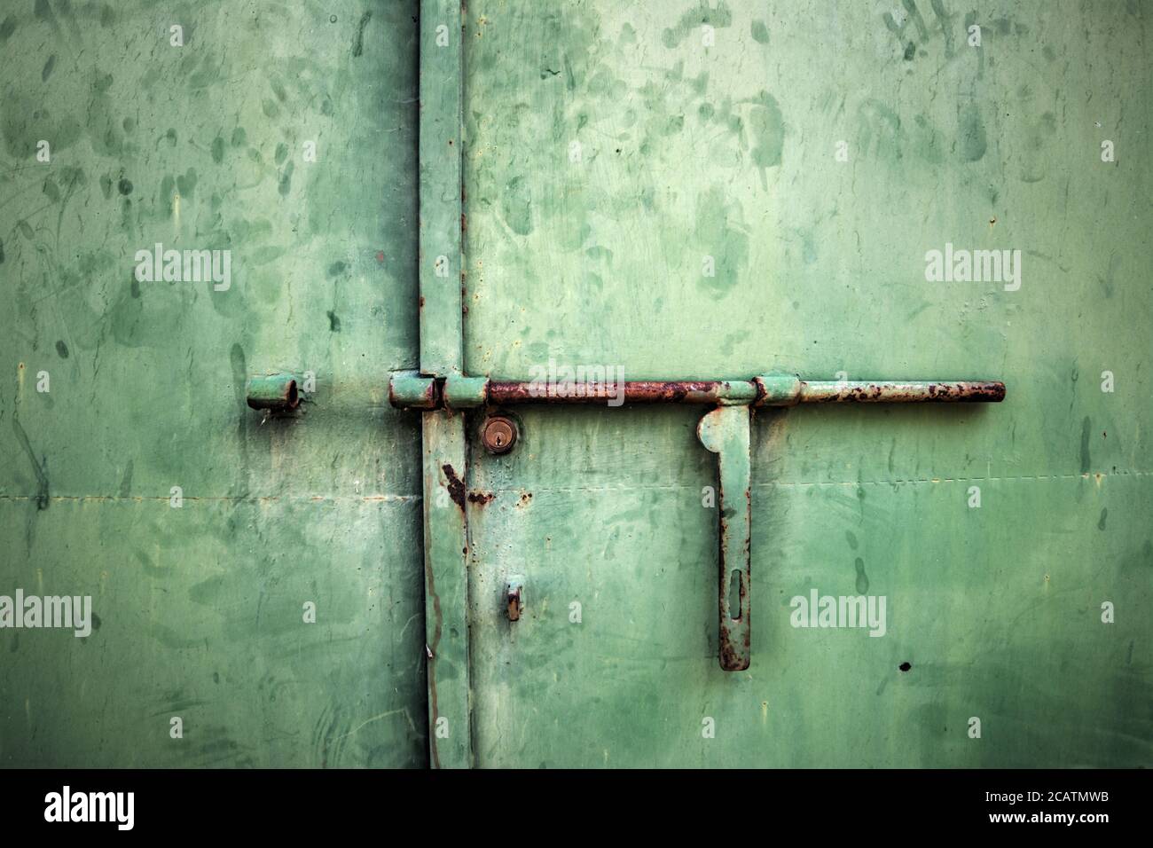 Medieval deadbolt hi-res stock photography and images - Alamy