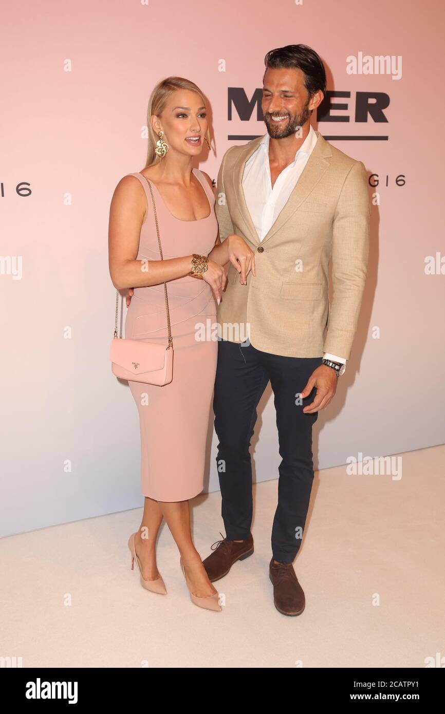 Tim robards anna hi-res stock photography and images - Alamy