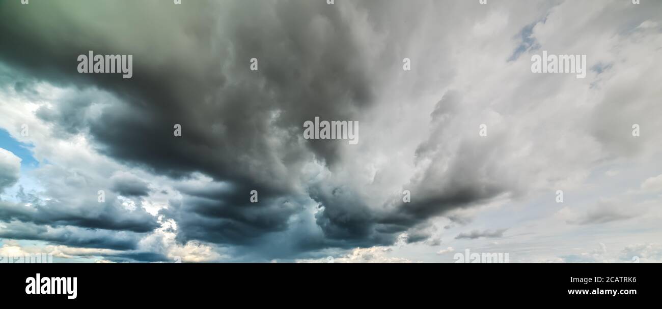 overcast grey sky on a winter day Stock Photo - Alamy