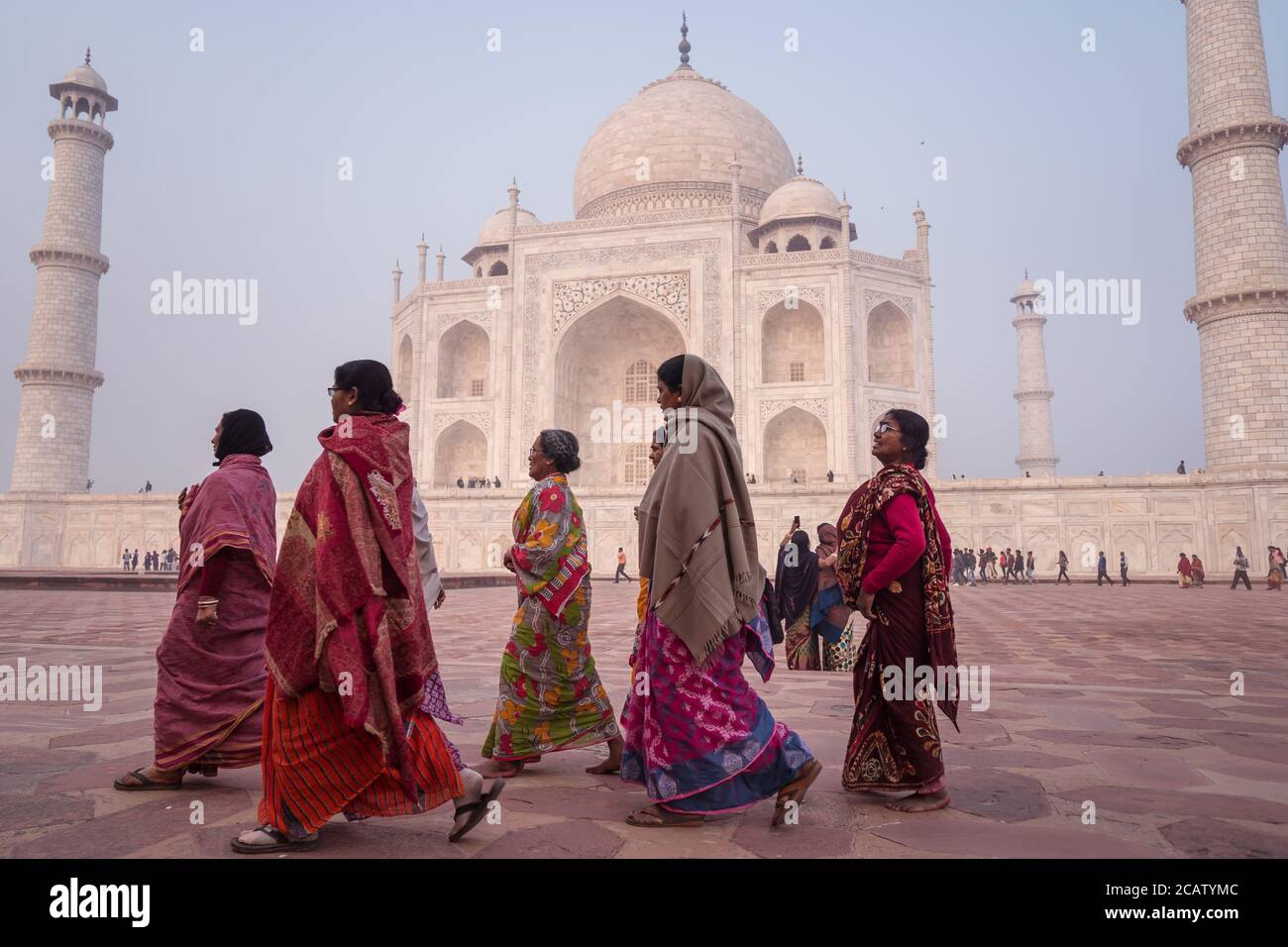 Taj Mahal, Agra / India - February 23, 2020: group of indian tourists ...