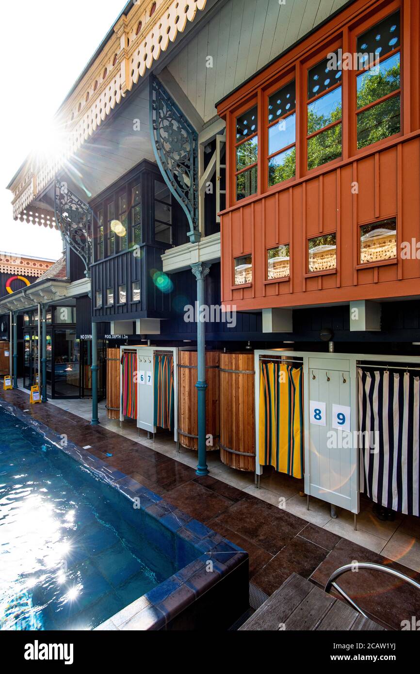 Reading lido hi-res stock photography and images - Alamy