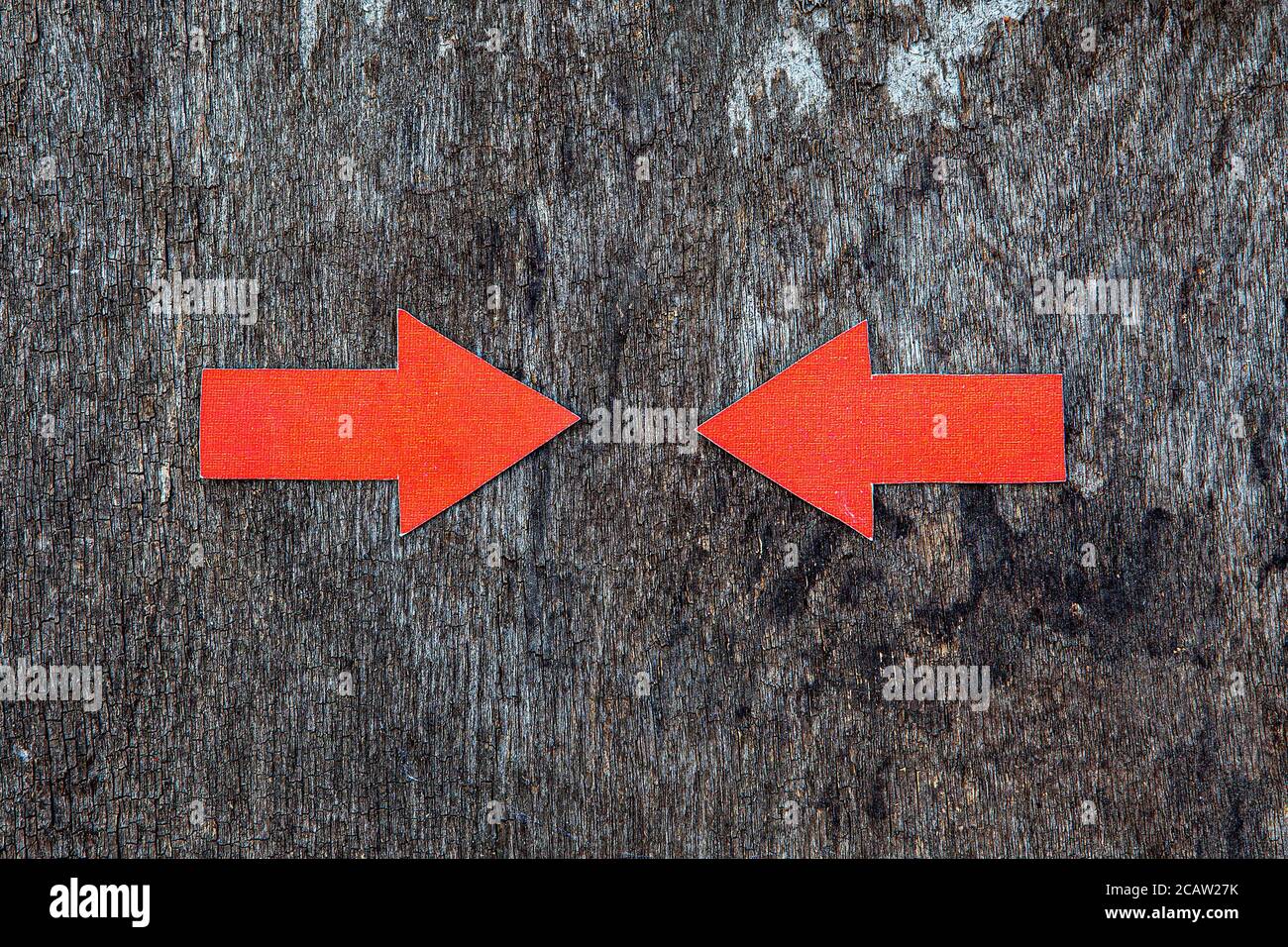 Two red arrows hi-res stock photography and images - Alamy