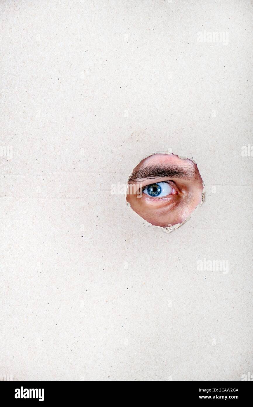 Peep hole eye hi-res stock photography and images - Alamy