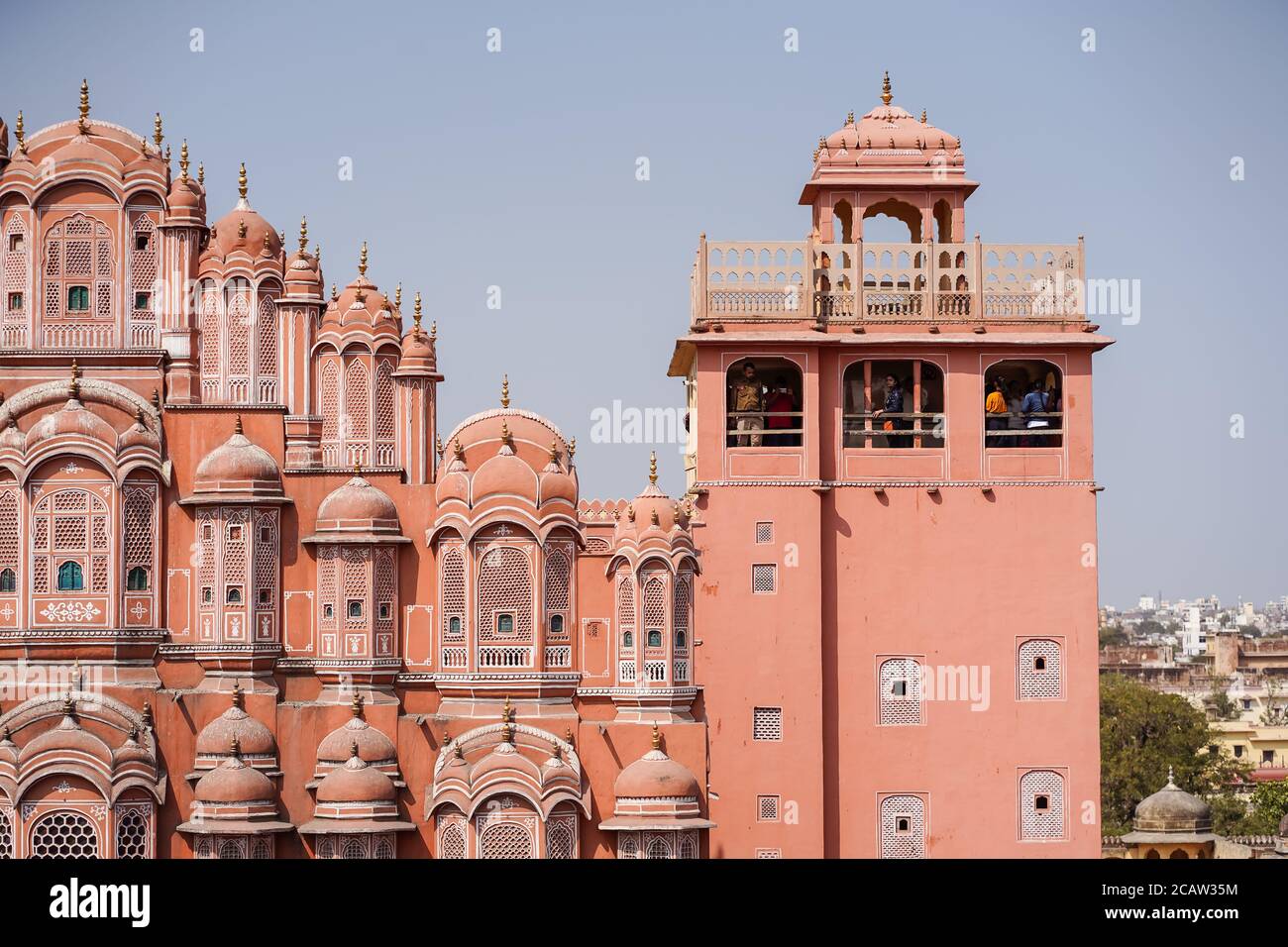 Street in front hawa mahal hi-res stock photography and images - Alamy