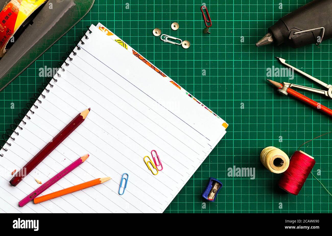 Gridded paper hi-res stock photography and images - Alamy