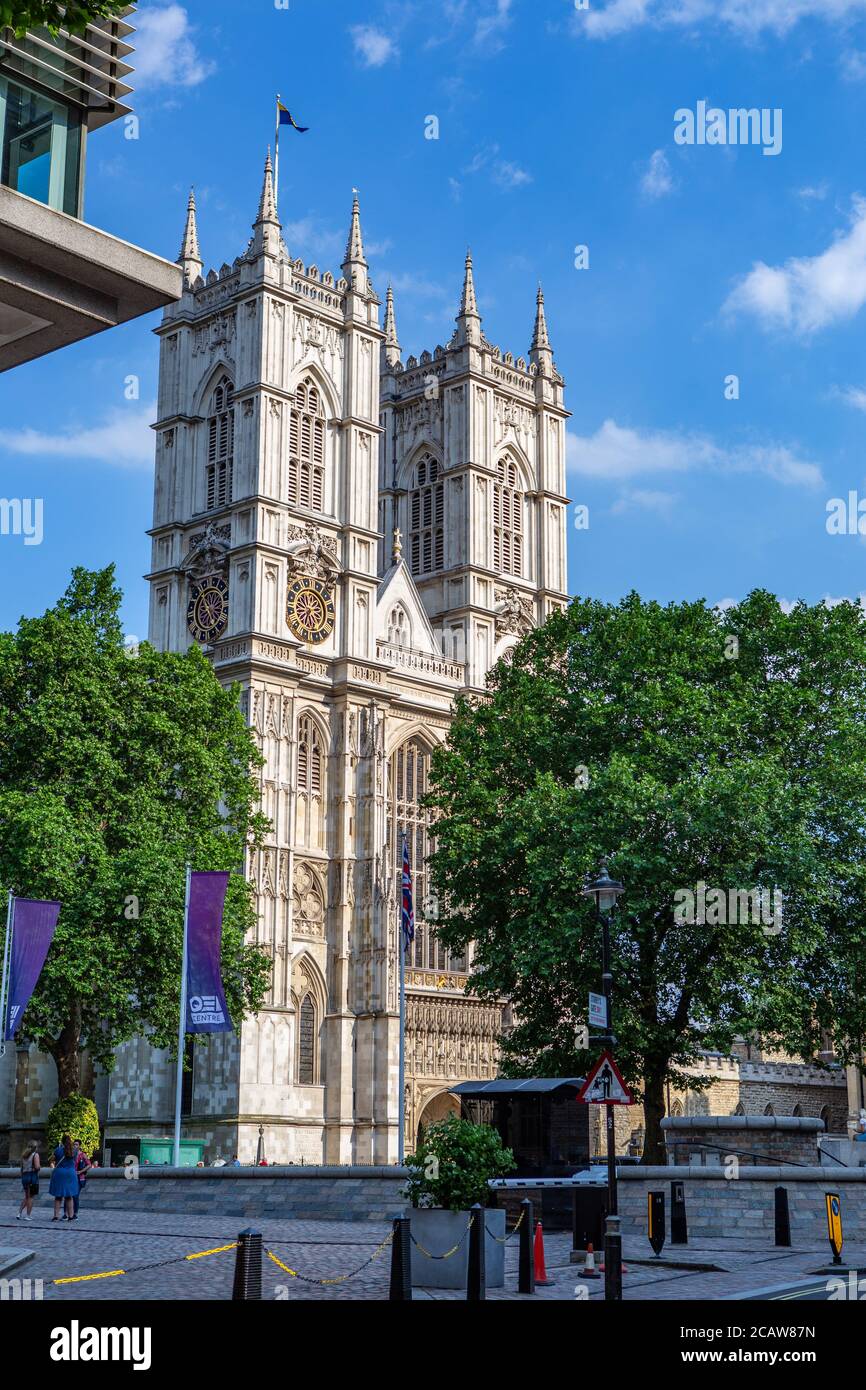 The exterior of Westminster Abbey, the landmark in London Stock Photo ...