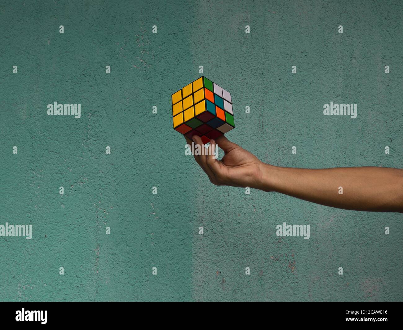 Person rubiks cube hi-res stock photography and images - Alamy