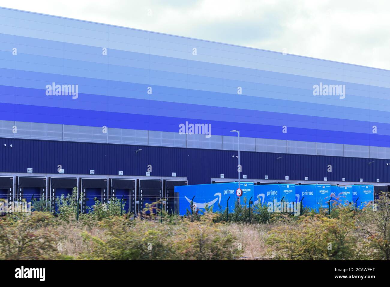Amazon warehouse milton keynes hi-res stock photography and images - Alamy