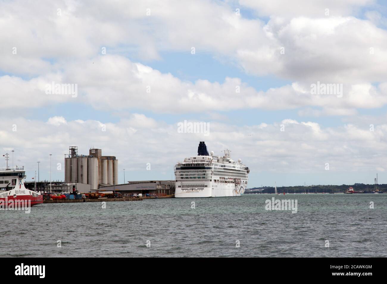 Norwegian Star Cruise liner docked at QE2 Cruise terminal unable to ...