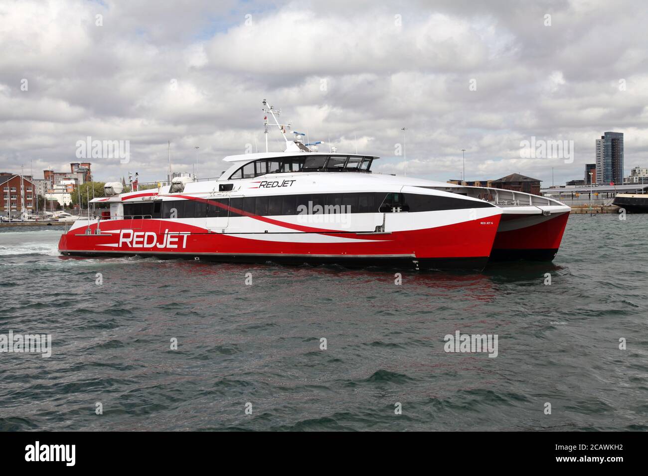Red Jet 6 Hi-Speed ferry service, Solent crossing to Isle of Wight ...