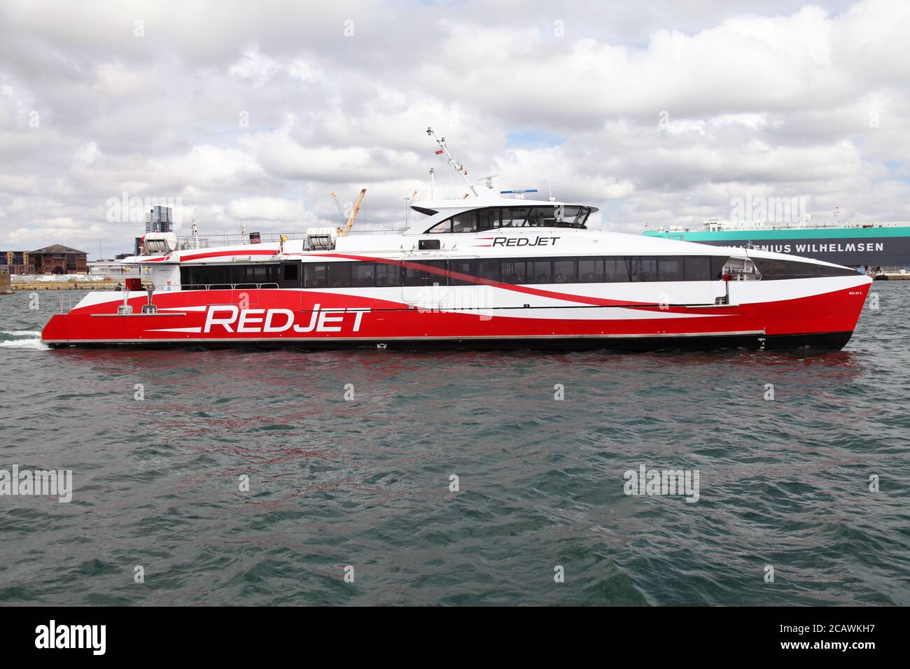 Red Jet 6 Hi-Speed ferry service, Solent crossing to Isle of Wight ...