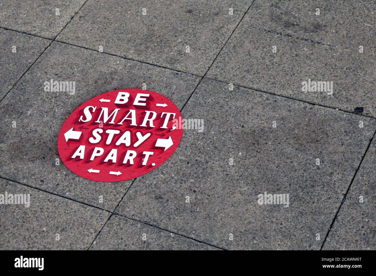Stay safe stay apart sign hi-res stock photography and images - Alamy
