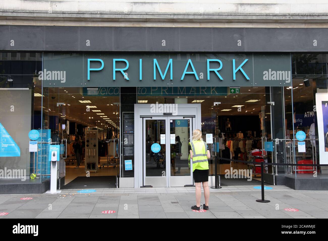 Primark Outside High Resolution Stock Photography and Images - Alamy
