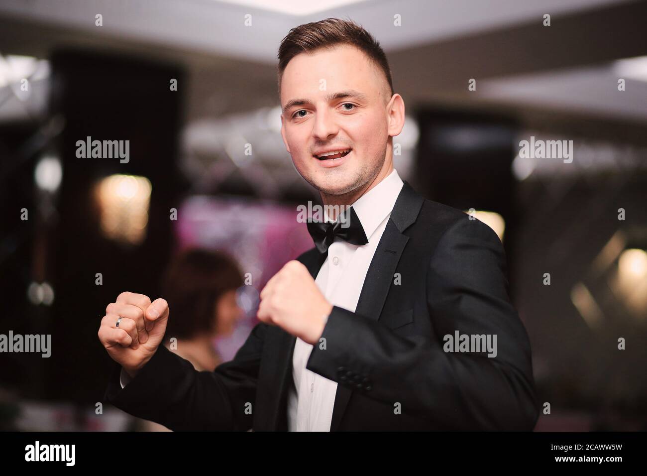 Bride groom dancing in restaurant hi-res stock photography and images ...