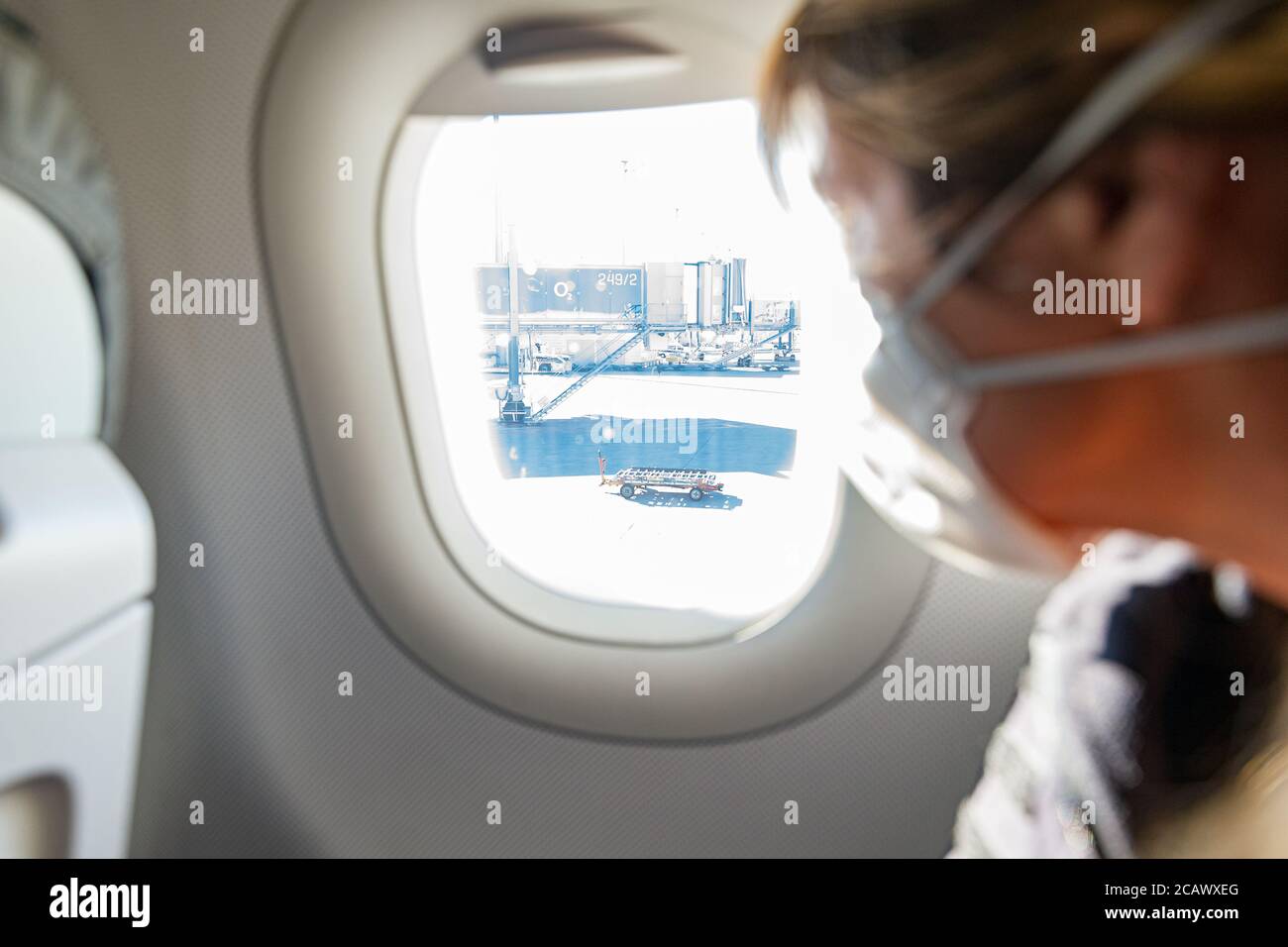 Face plane passenger hi-res stock photography and images - Alamy