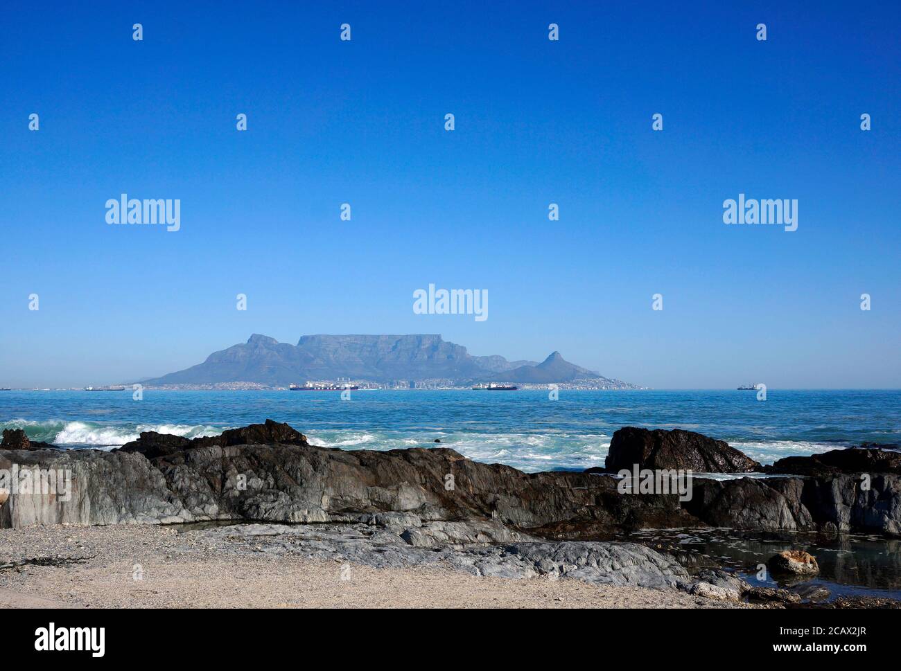 Gearbulk container ship hi-res stock photography and images - Alamy