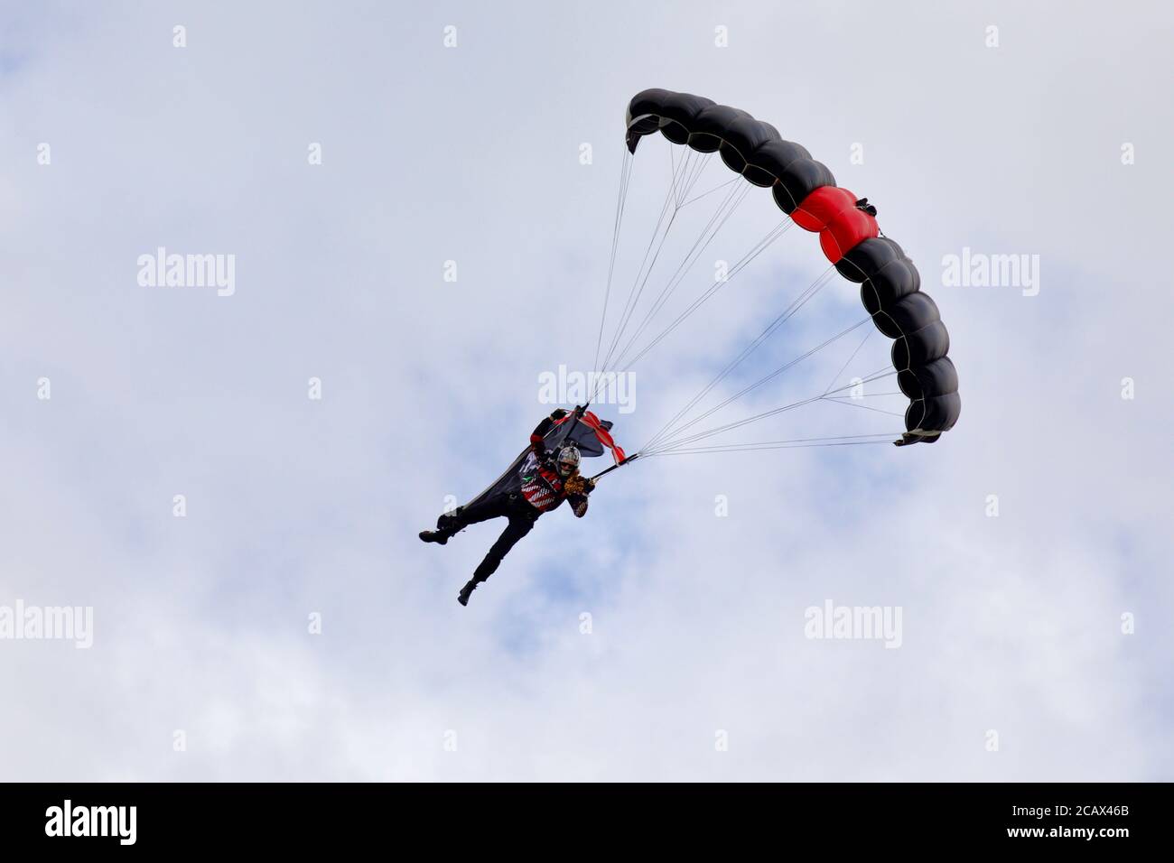 Parachute wings hi-res stock photography and images - Alamy