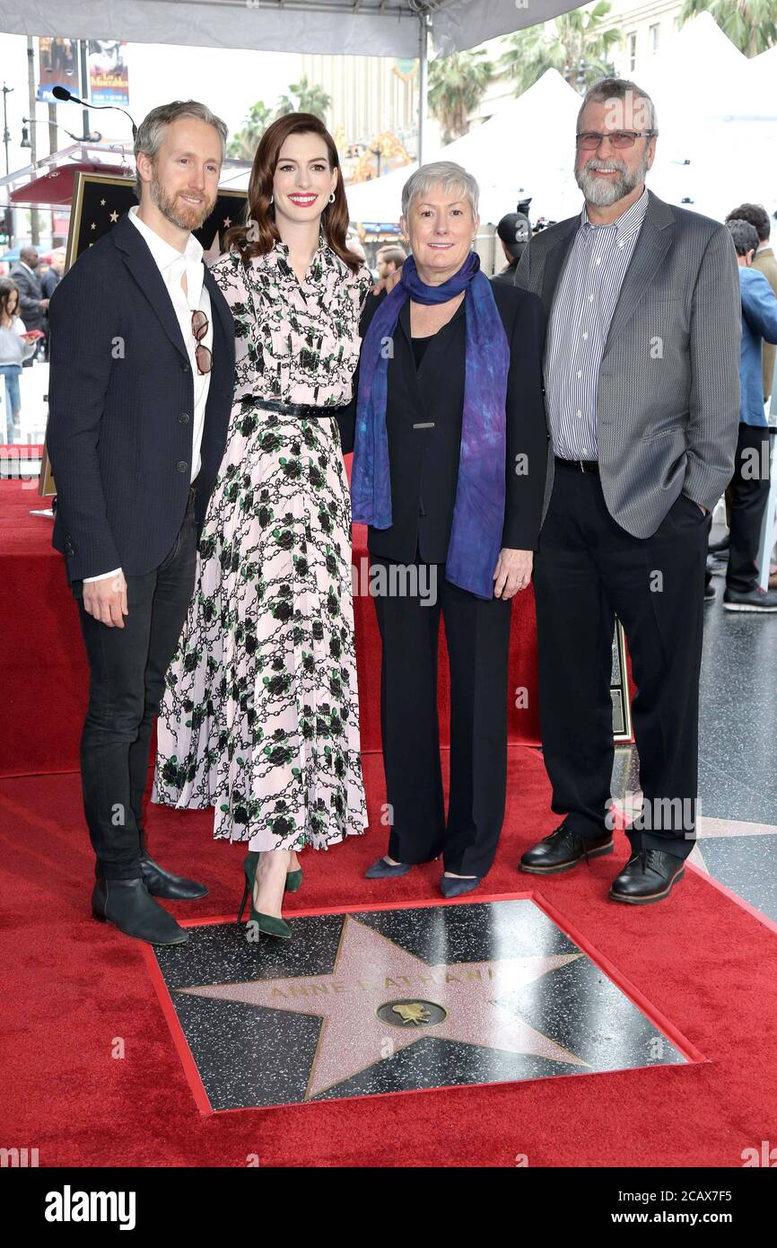 LOS ANGELES - MAY 9: Adam Shulman, Kate McCaule, Anne Hathaway, Family ...