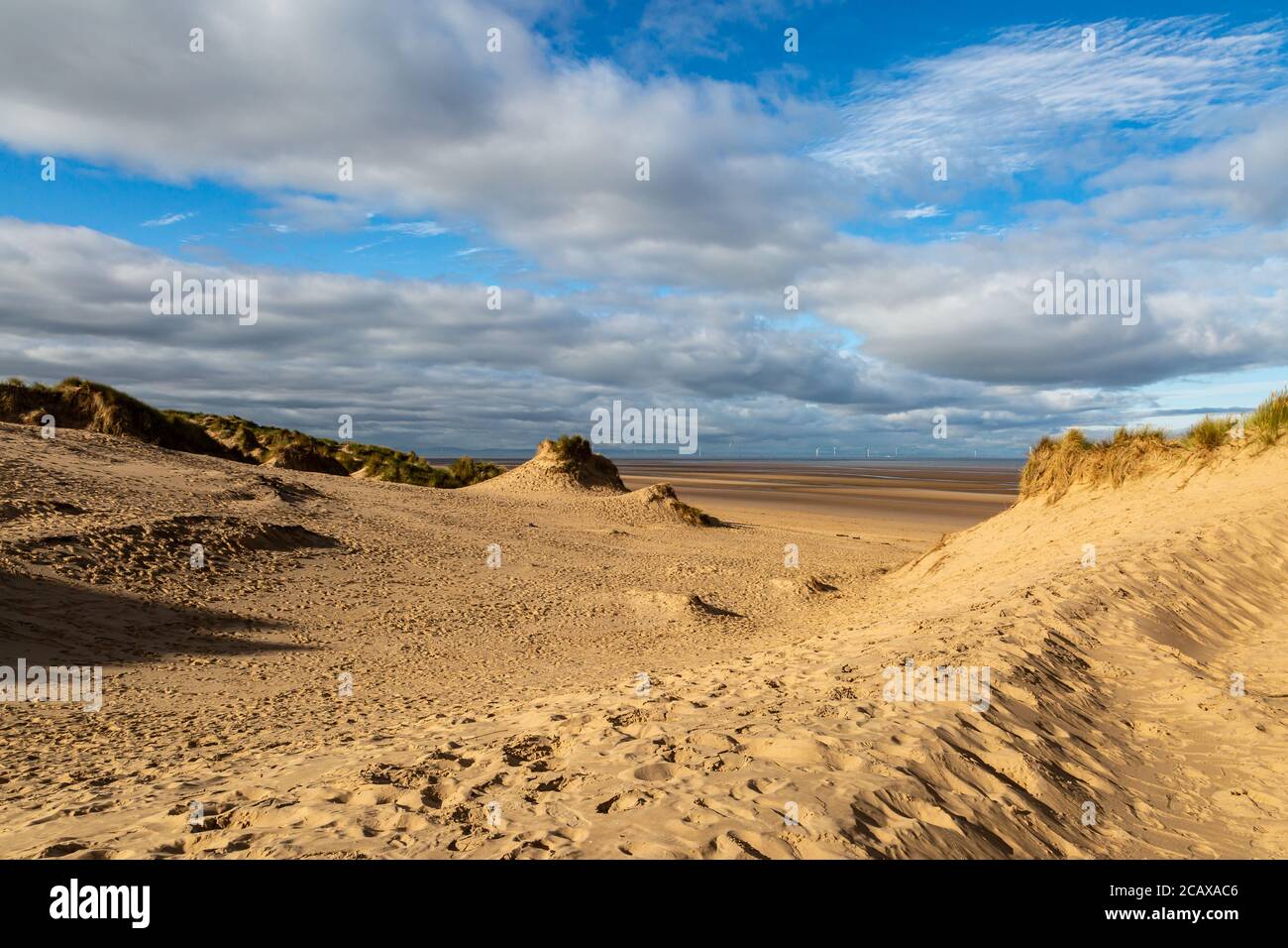 Sand dunes looking out to sea hi-res stock photography and images - Alamy
