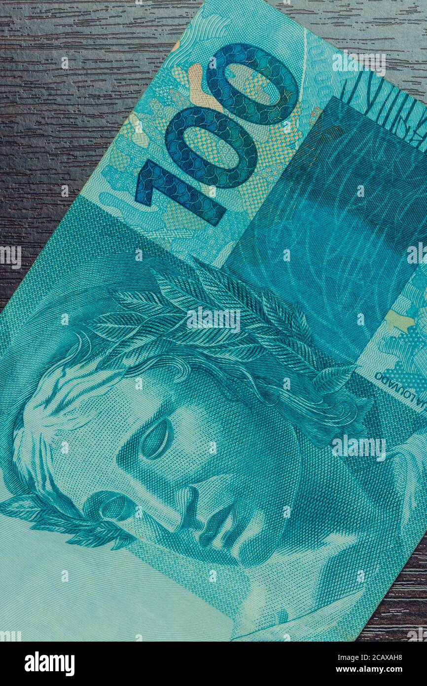 Closeup at 100 bill Brazilian money Stock Photo - Alamy