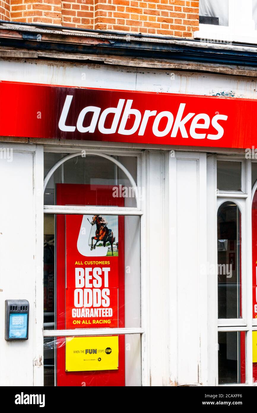 Betting office hi-res stock photography and images - Alamy