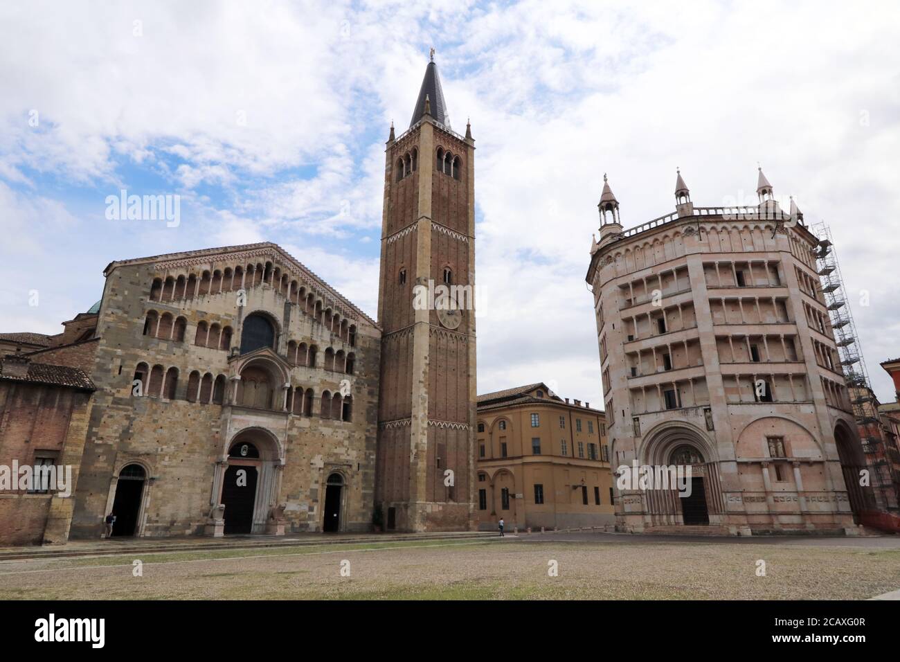 Parma cathedral duomo baptistery hi-res stock photography and images ...
