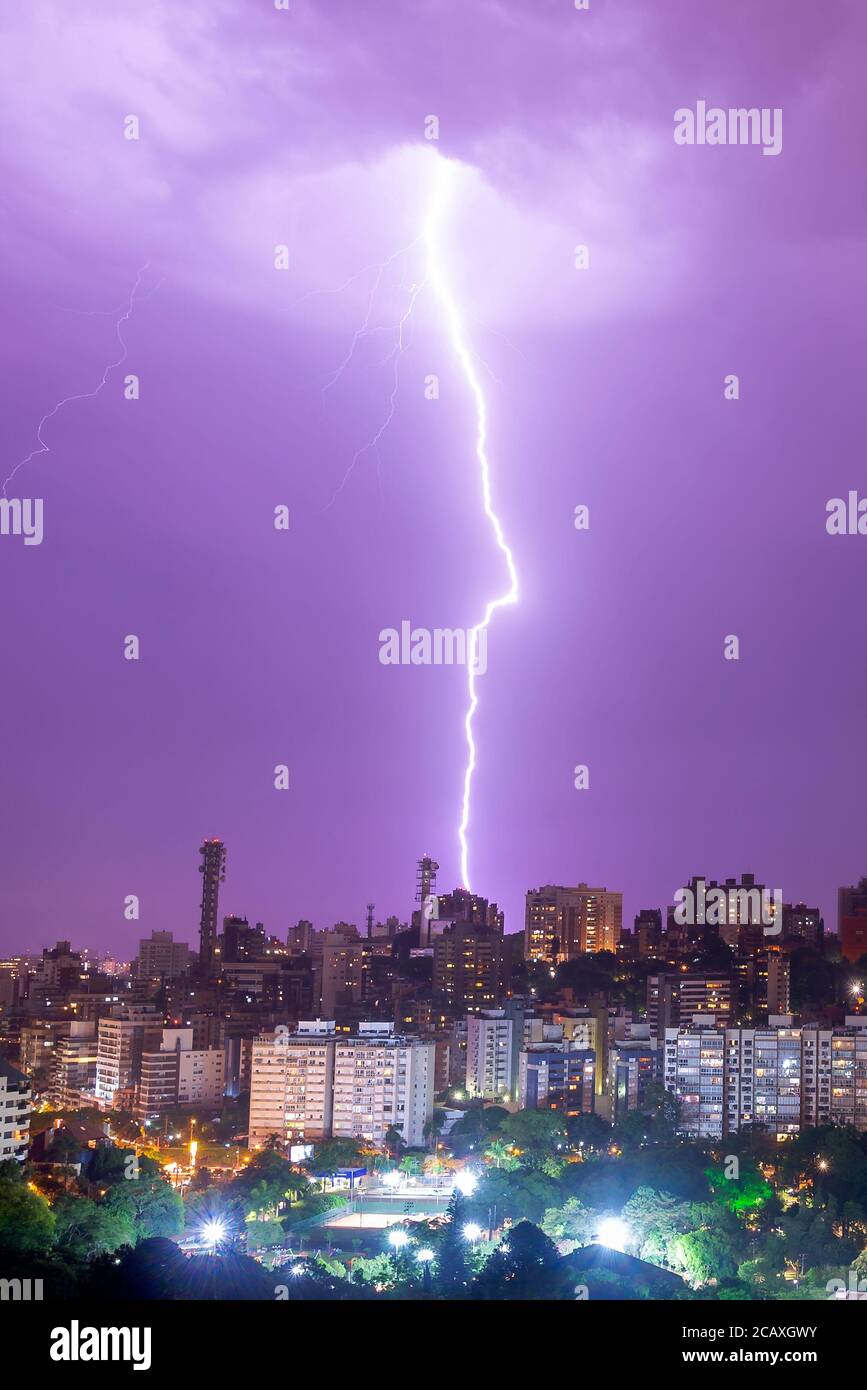Electrical discharge hi-res stock photography and images - Alamy