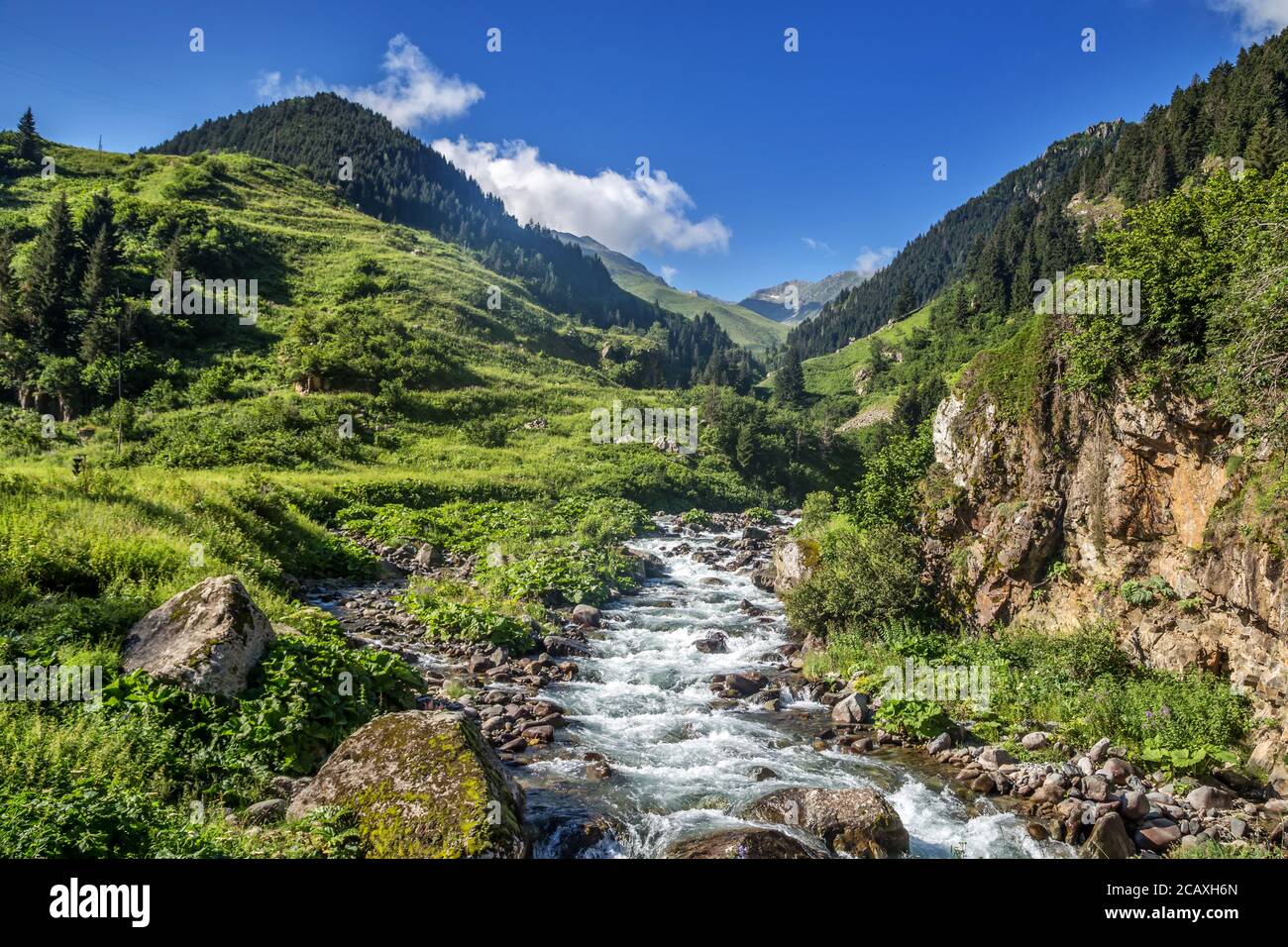 Turkey, the Kackar mountains, beautiful valleys and foothills of houses ...